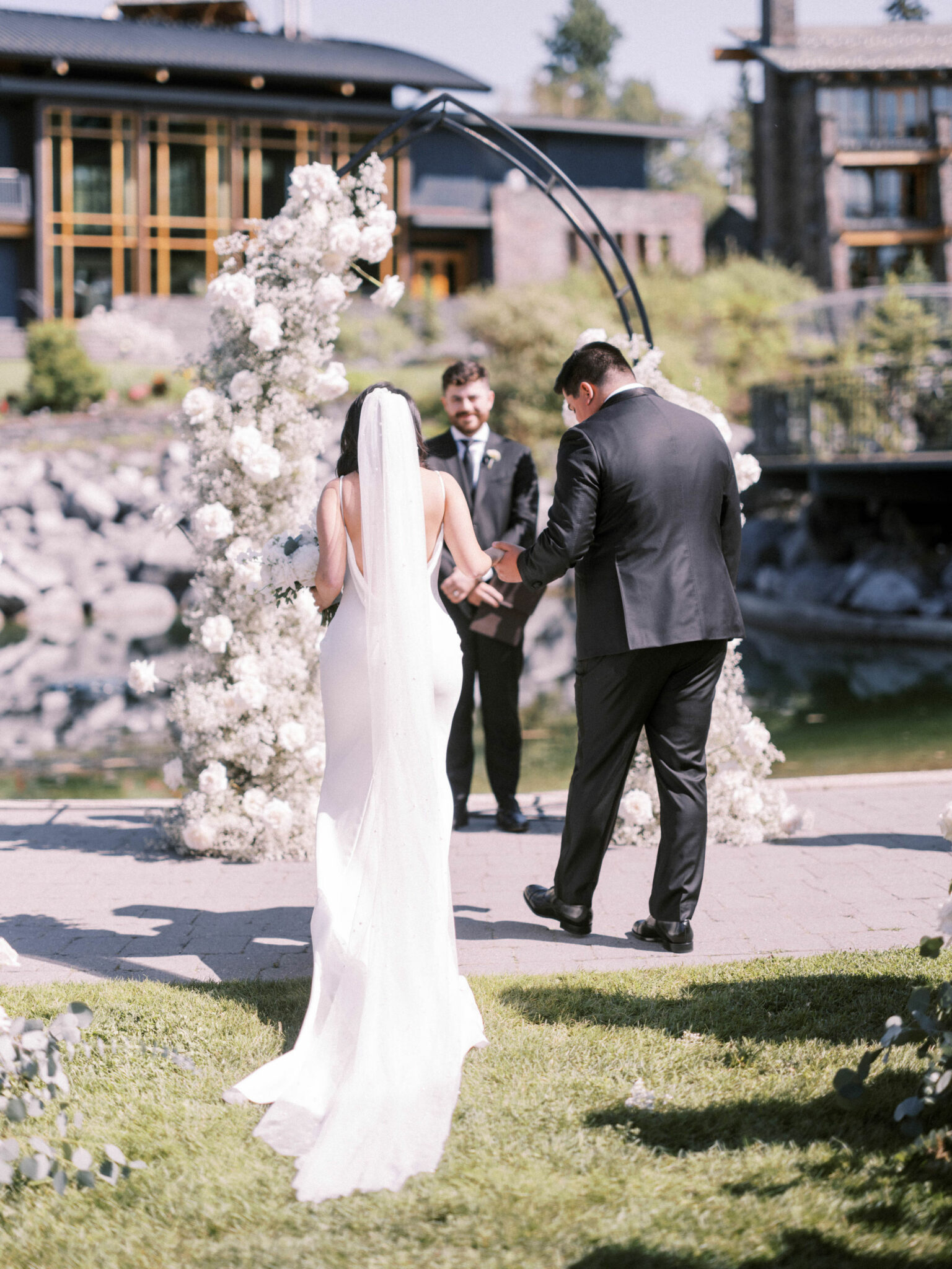 Dreamy Azuridge Wedding Calgary Wedding Photographers Nicole Sarah ...